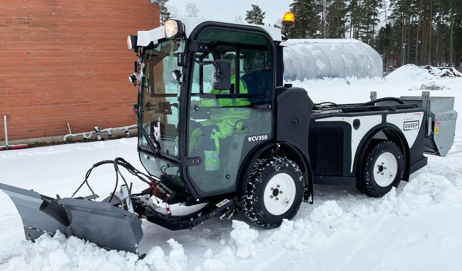 Multihog CV Multipurpose Sweeper with Snow Plow